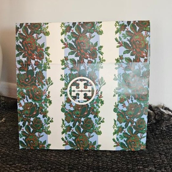 Tory Burch | Storage & Organization | Set Of 2 Tory Burch Gift Bags New ...